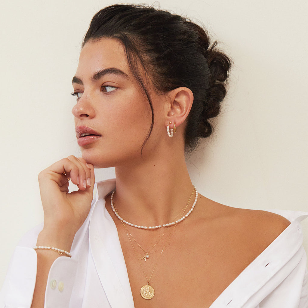 Solid Gold Initial and Pearl Drop Necklace – Lily & Roo